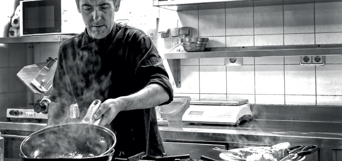 Recipe of grilled monkfish with Norway lobster and cream